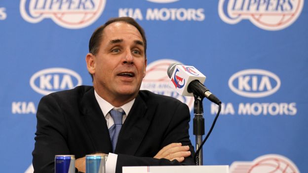 Clippers owner Donald Sterling admits 'terrible mistake' - BBC News