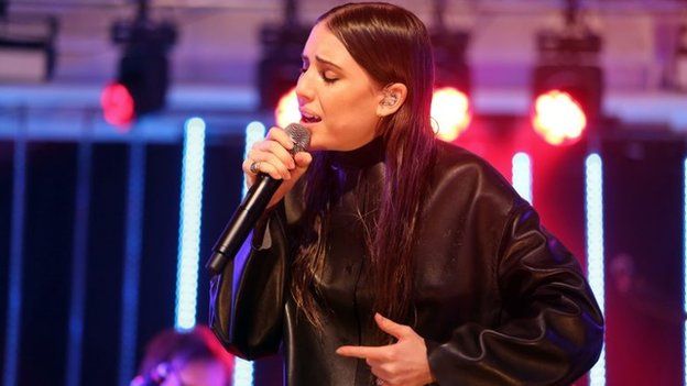 Lykke Li: 'Love tore me apart' - BBC News