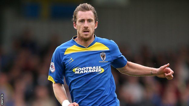 Jack Midson: Eastleigh sign former AFC Wimbledon forward - BBC Sport