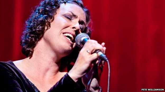 Katherine Crowe: Tributes made to 'inspirational' singer - BBC News