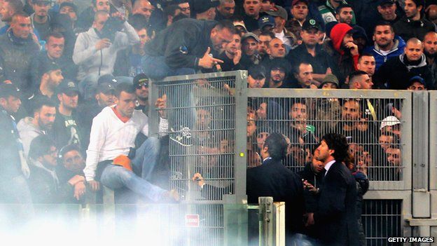 Italy: Football 'needs Thatcher crackdown' on violence - BBC News