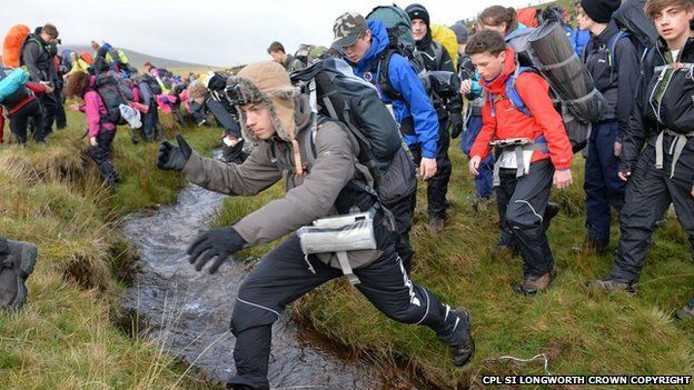 Dartmoor Ten Tors challenge: Fifty three drop out - BBC News