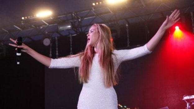 Clean Bandit: A classical approach to pop music - BBC News