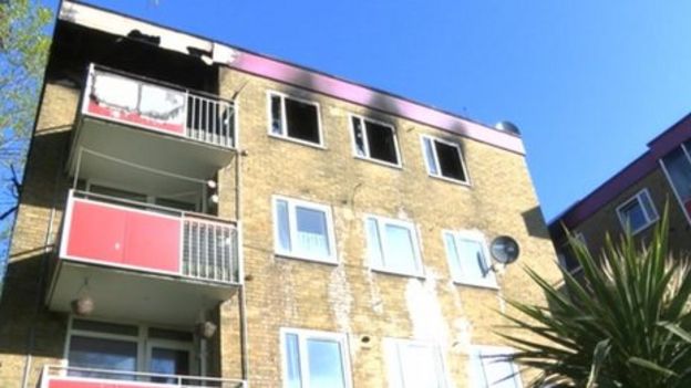 Residents rescued after fire at flats in Southampton - BBC News