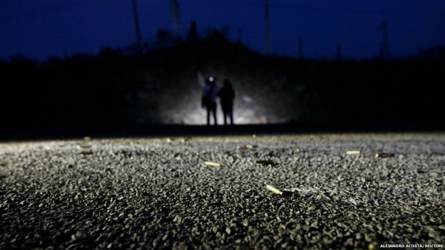 Day in pictures: 14 May 2014 - BBC News