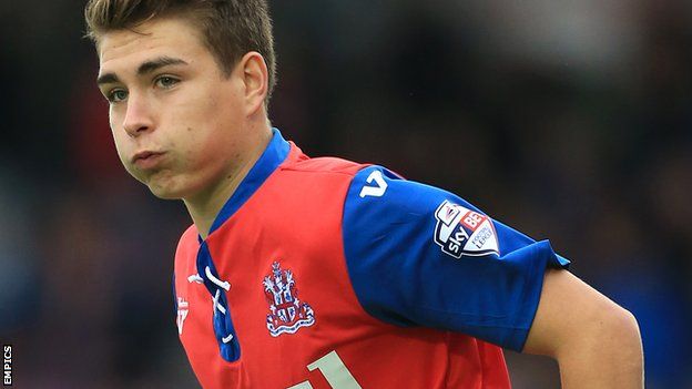 Barnet sign Dan Bradley and Sam Muggleton - BBC Sport