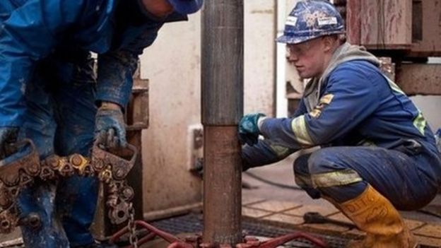 Study maps fracking methane risk to drinking water - BBC News