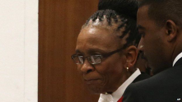 Oscar Pistorius judge not swayed by court theatrics - BBC News