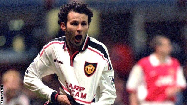 Ryan Giggs: Man Utd winger was a 'unique freak' - BBC Sport