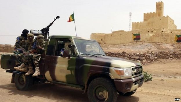 Mali: Tuareg rebels 'defeat government army in Kidal' - BBC News