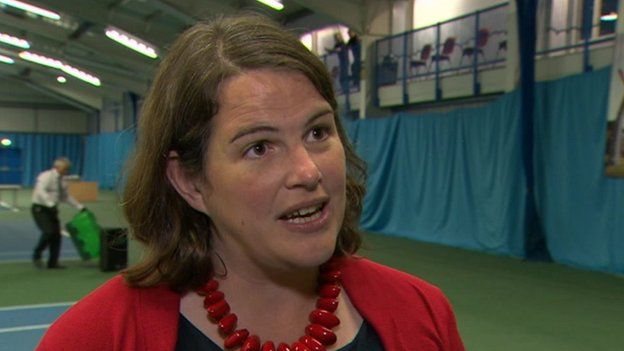 Labour and UKIP claim victory in North East Euro vote - BBC News
