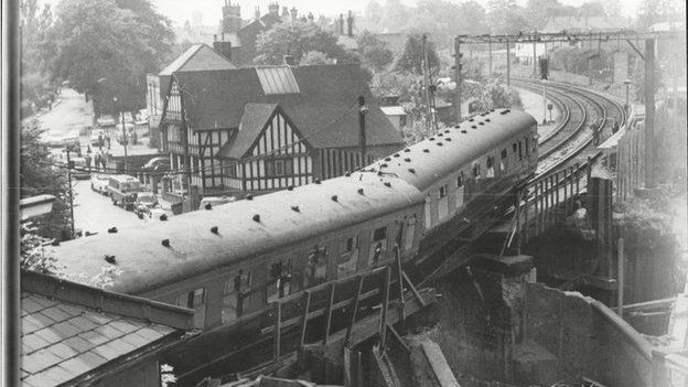 Fatal Nuneaton rail crash remembered on anniversary - BBC News