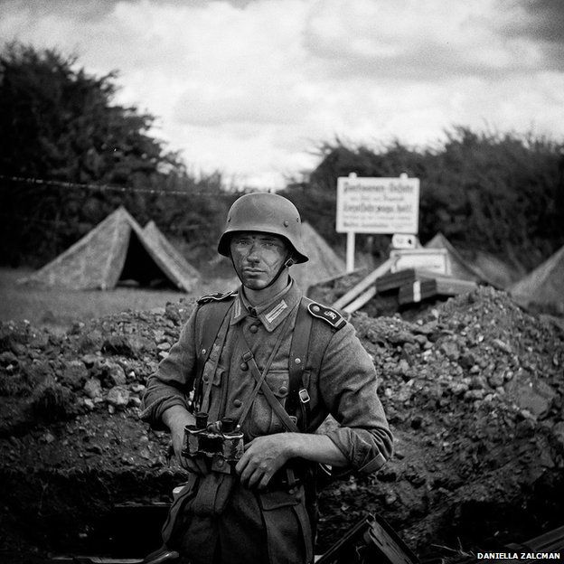 Sunday soldiers - BBC News