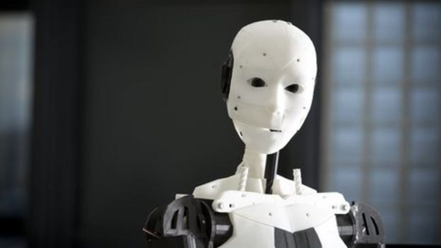 University of Lincoln creates 3D printed robot - BBC News