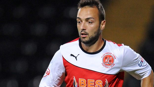 Dave Parton: Altrincham sign goalkeeper from Newcastle Town - BBC Sport