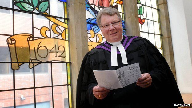 Michael Barry installed as new Presbyterian Moderator - BBC News