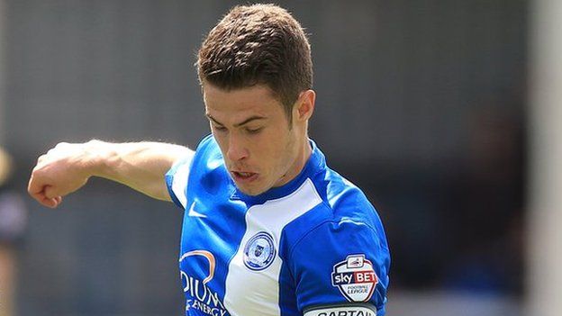 Wolves sign Heerenveen winger Rajiv van La Parra - BBC Sport