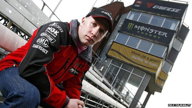 TT 2014: Second competitor, Karl Harris, killed in race - BBC News