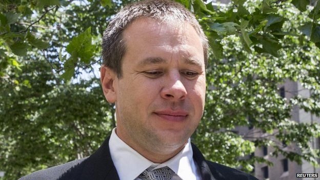 US fossils dealer jailed for dinosaur smuggling - BBC News