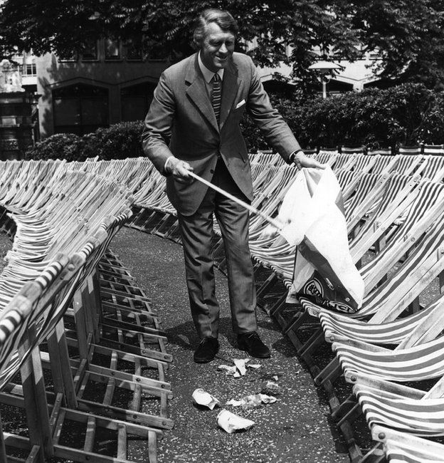 Eldon Griffiths MP dies in Bury St Edmunds - BBC News