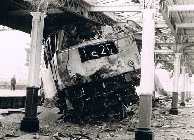 Fatal Nuneaton rail crash remembered on anniversary - BBC News