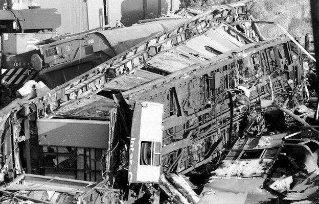 Fatal Nuneaton rail crash remembered on anniversary - BBC News