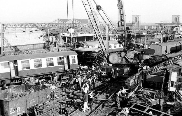 Fatal Nuneaton rail crash remembered on anniversary - BBC News