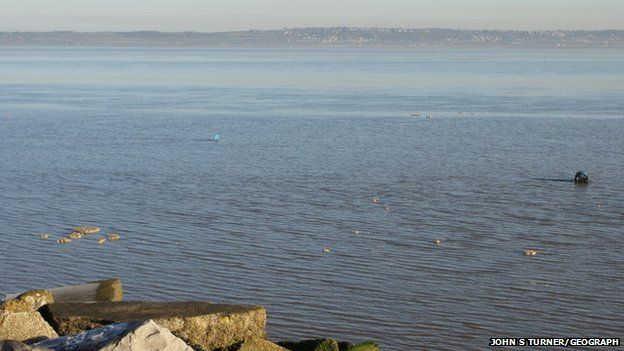 North Wales hovercraft draft licences agreed - BBC News