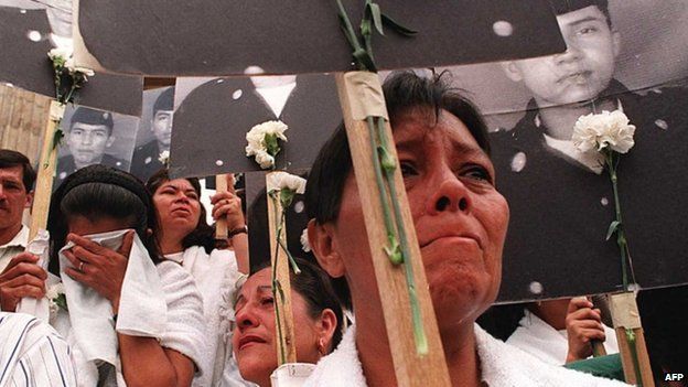 Colombia government and Farc rebels to set up memory commission - BBC News