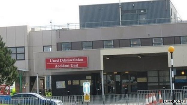 Incoming phone lines restored at Ysbyty Gwynedd, Bangor - BBC News