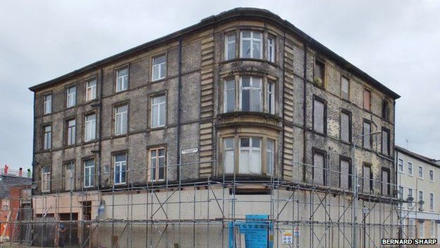 Wellington House in Hull to be rebuilt after demolition - BBC News