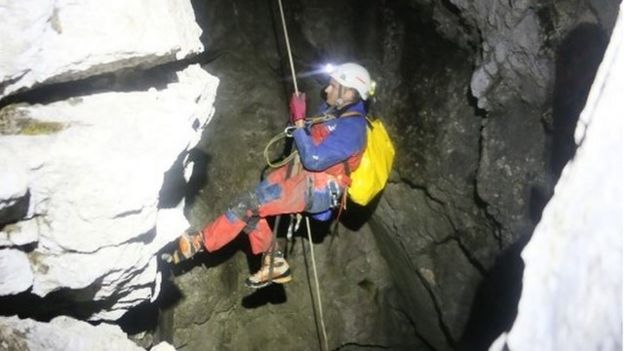 Germany's deepest cave rescue drama near Berchtesgaden - BBC News