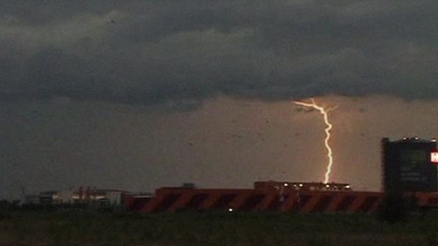 Germany storms: Six dead in North Rhine-Westphalia - BBC News