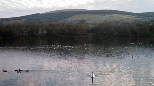 County council set to give Longlands Lake to community - BBC News