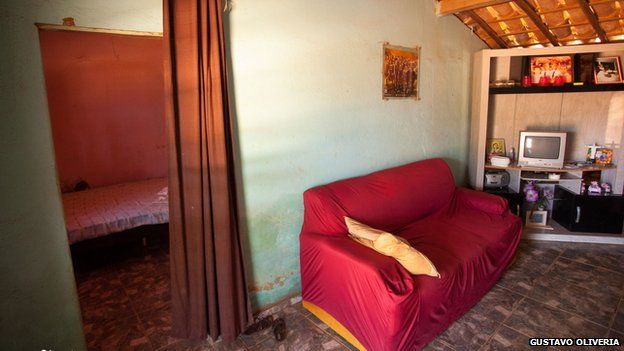 Dani Alves: Brazil football star's humble roots - BBC News