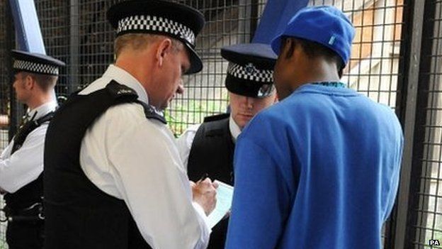 Race is an "issue" in stop and search, say police - BBC News