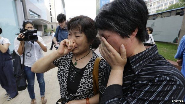 Malaysian plane MH370: families get $50,000 payments - BBC News