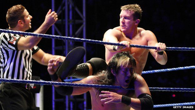 Ten WWE stars are 'released' from wrestling line-up - BBC News
