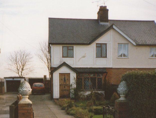 'Extraordinary' Essex ex-council house for sale - BBC News