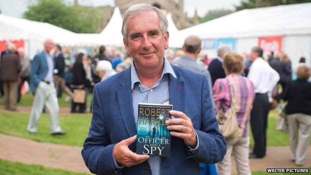 Robert Harris wins Walter Scott Prize for Historical Fiction - BBC News