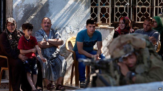 Israel accuses Hamas of abducting missing teenagers - BBC News