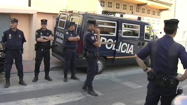 Spain arrests eight in 'ISIS cell' - BBC News