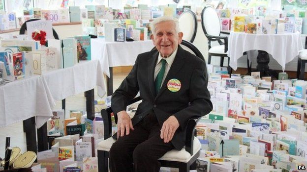 Disappearing D-Day veteran Bernard Jordan turns 90 - BBC News