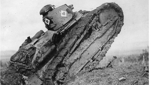 Hatfield House hosts WWI tanks 100 years after trials - BBC News