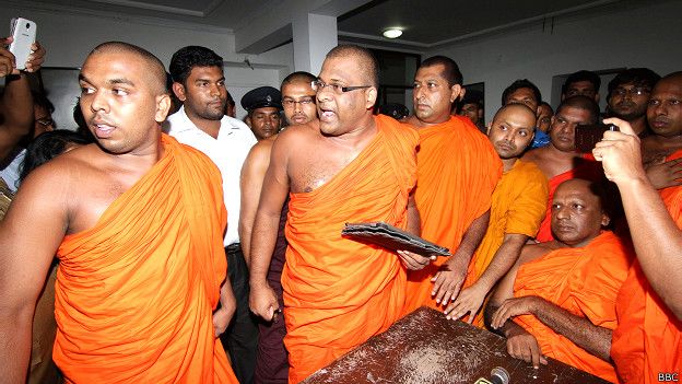 Sri Lanka moderate monk critical of anti-Muslim violence beaten - BBC News