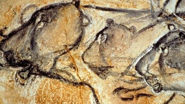 France creates replica cave for spectacular prehistoric art - BBC News