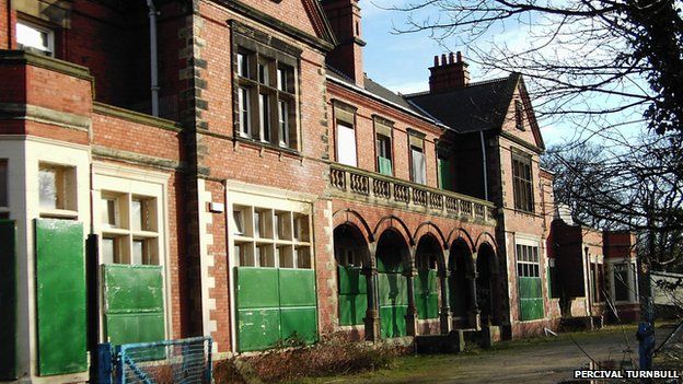 Hartlepool's Tunstall Court: Bid to stall demolition - BBC News