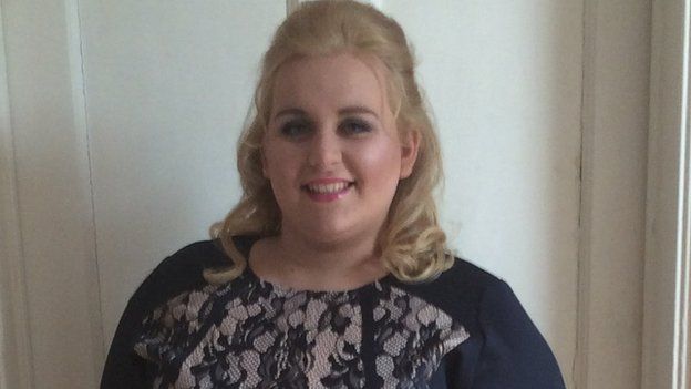 Psoriasis sufferer Jessica Gough 'let down by her GP' - BBC News