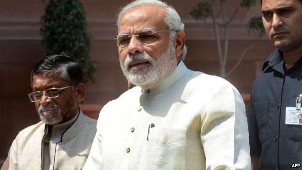 Indian media: Modi's 'monthly report card' - BBC News