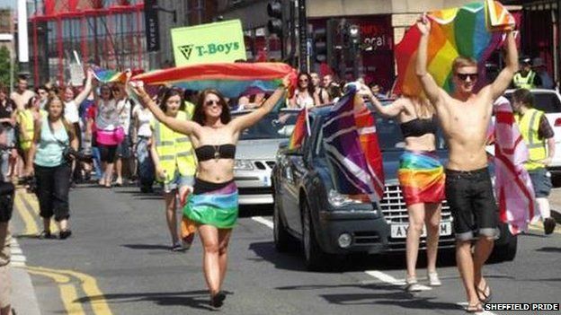Thousands expected for Sheffield Pride - BBC News